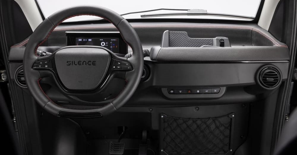 Silence S04: El nanocar eléctrico de baterías extraíbles
